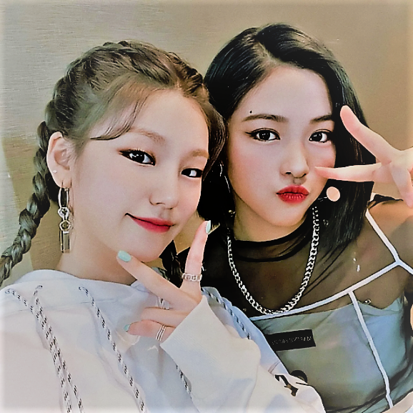 Yeji and Ryujin - Wallpaper Cave