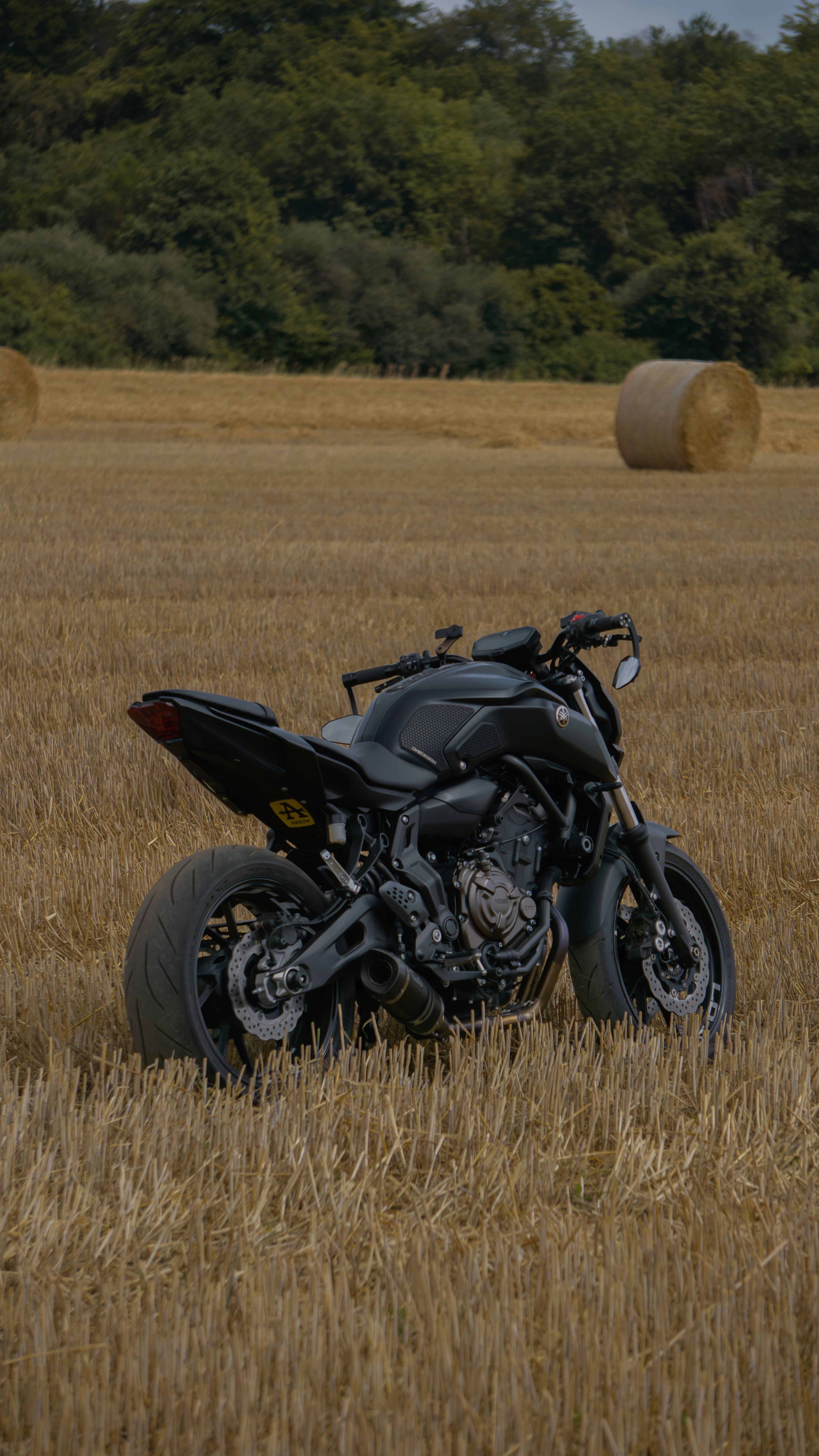 MT 07 side view on the field - Wallpaper Cave