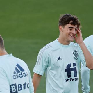 Poppy Thomas Wallpapers - Wallpaper Cave