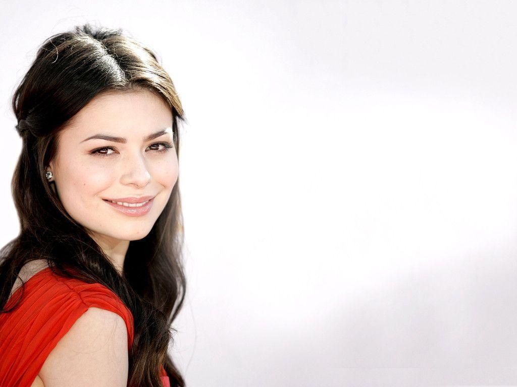 Miranda Cosgrove Wallpapers - Wallpaper Cave