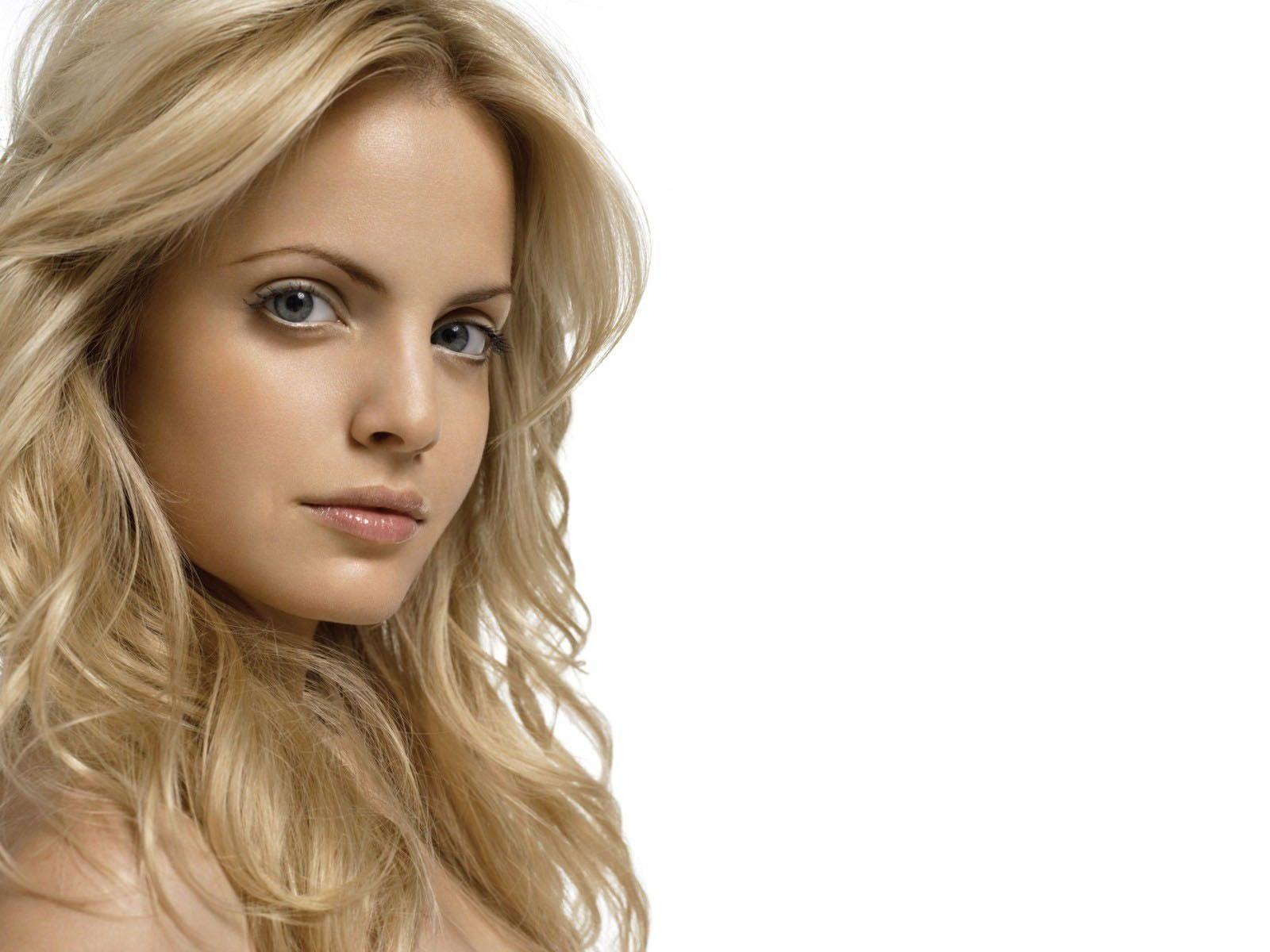 Mena Suvari Wallpapers - Wallpaper Cave