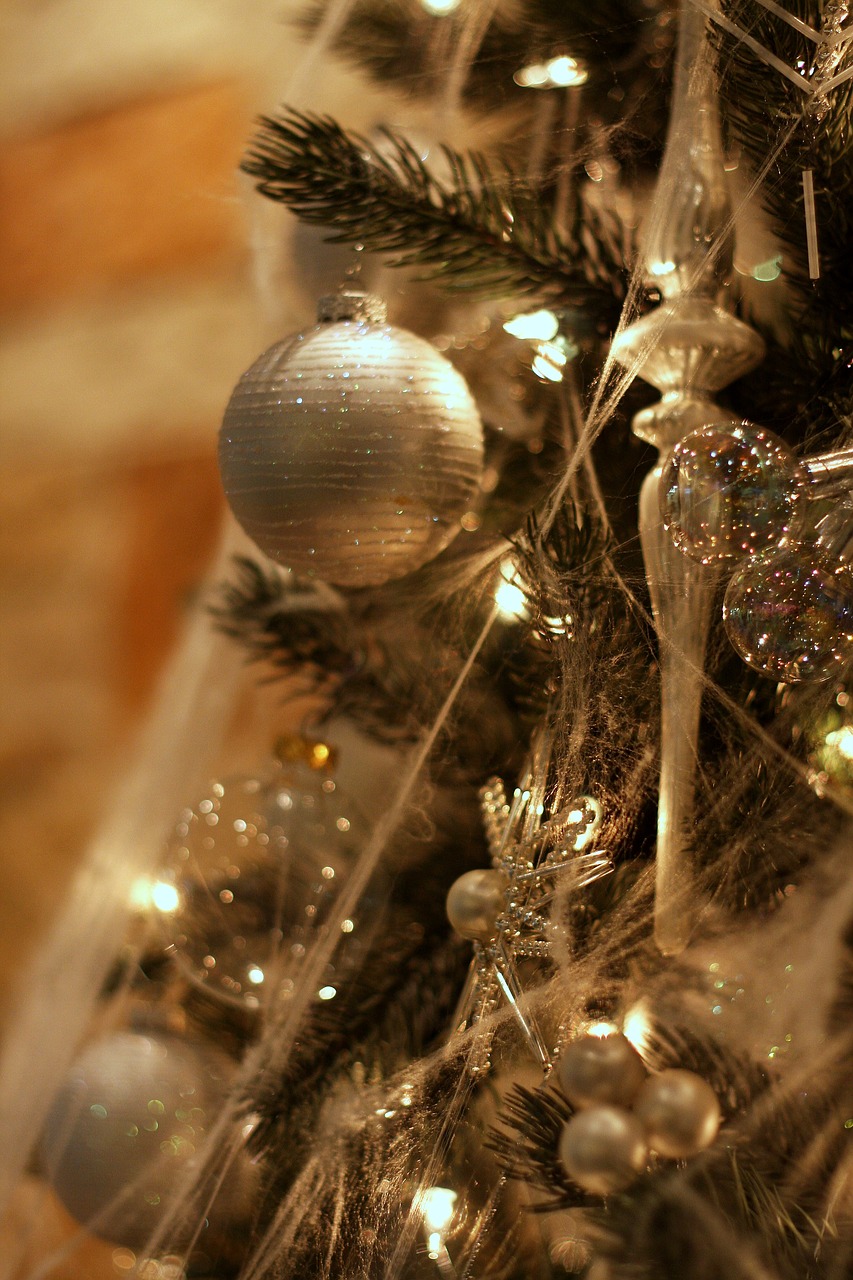 Silver Christmas Decorations Wallpapers - Wallpaper Cave