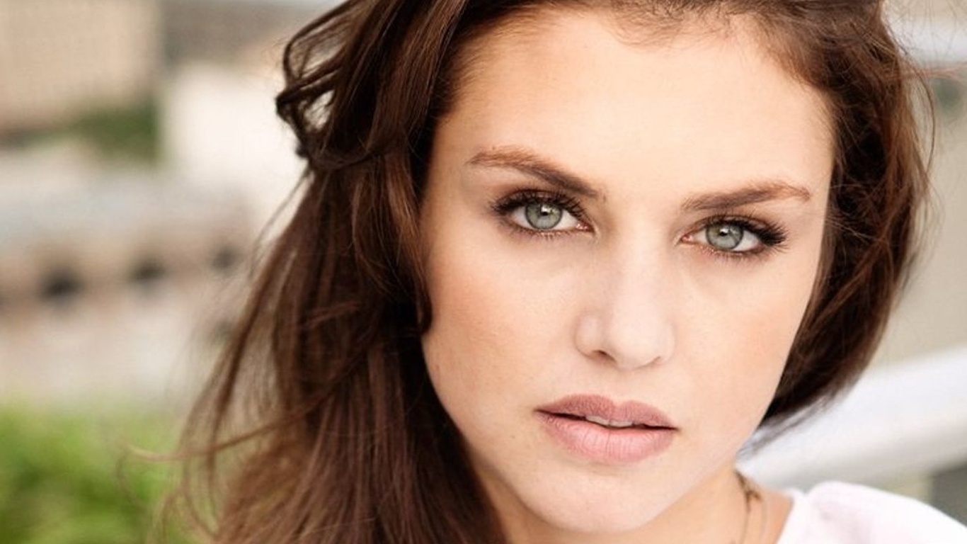 Hannah Ware Wallpapers - Wallpaper Cave