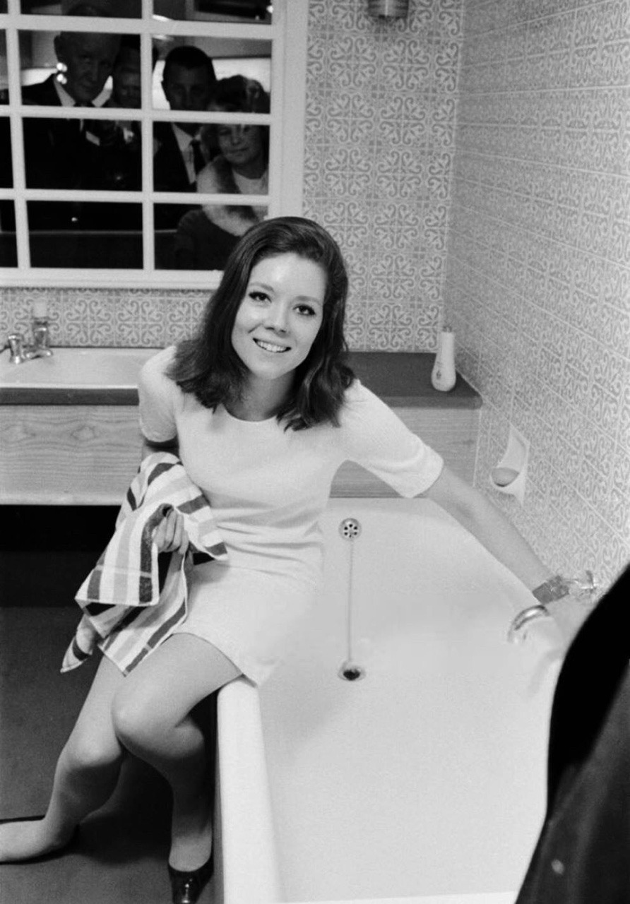 Diana Rigg Wallpapers - Wallpaper Cave