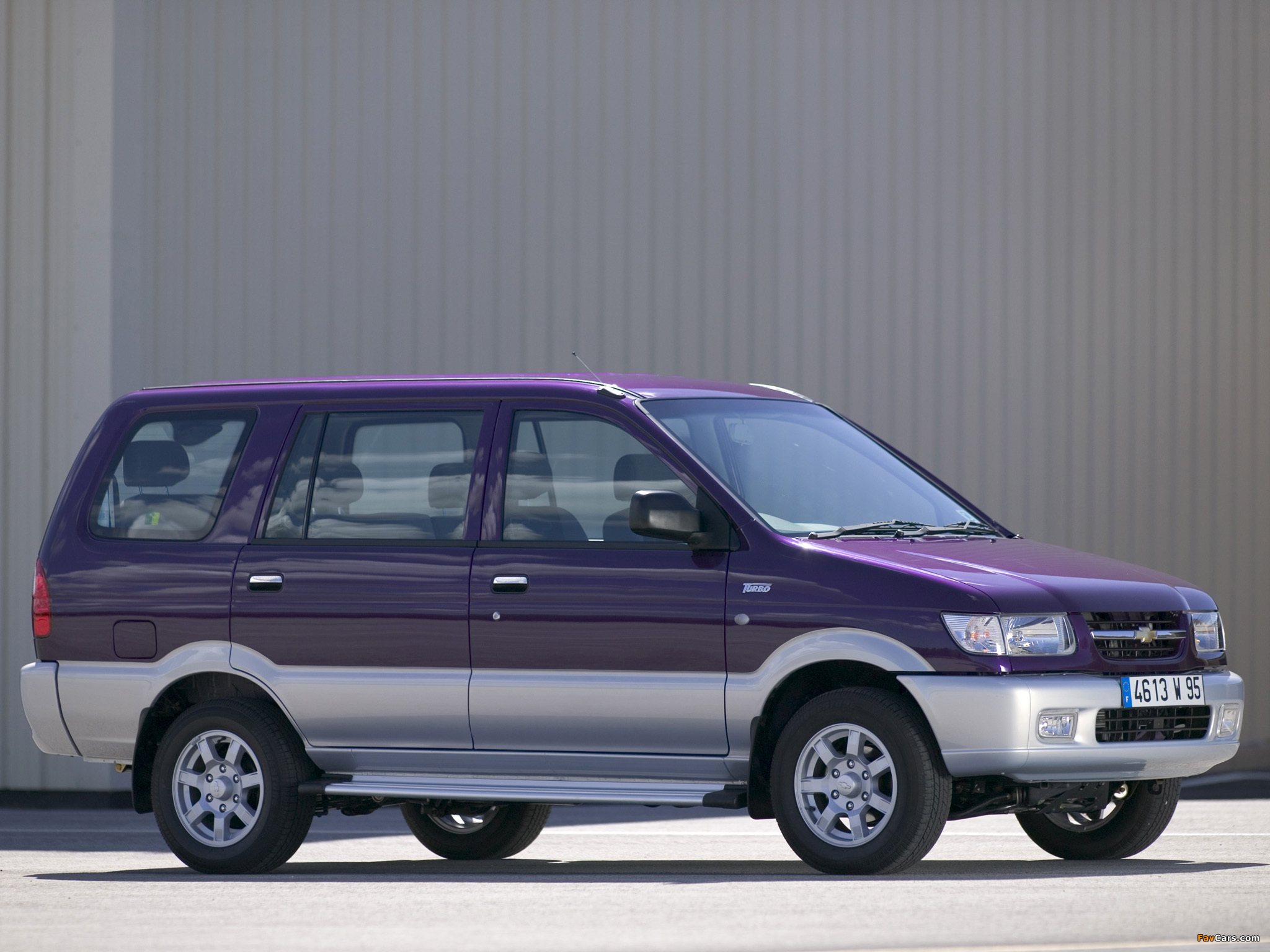 Chevrolet Tavera Wallpapers - Wallpaper Cave