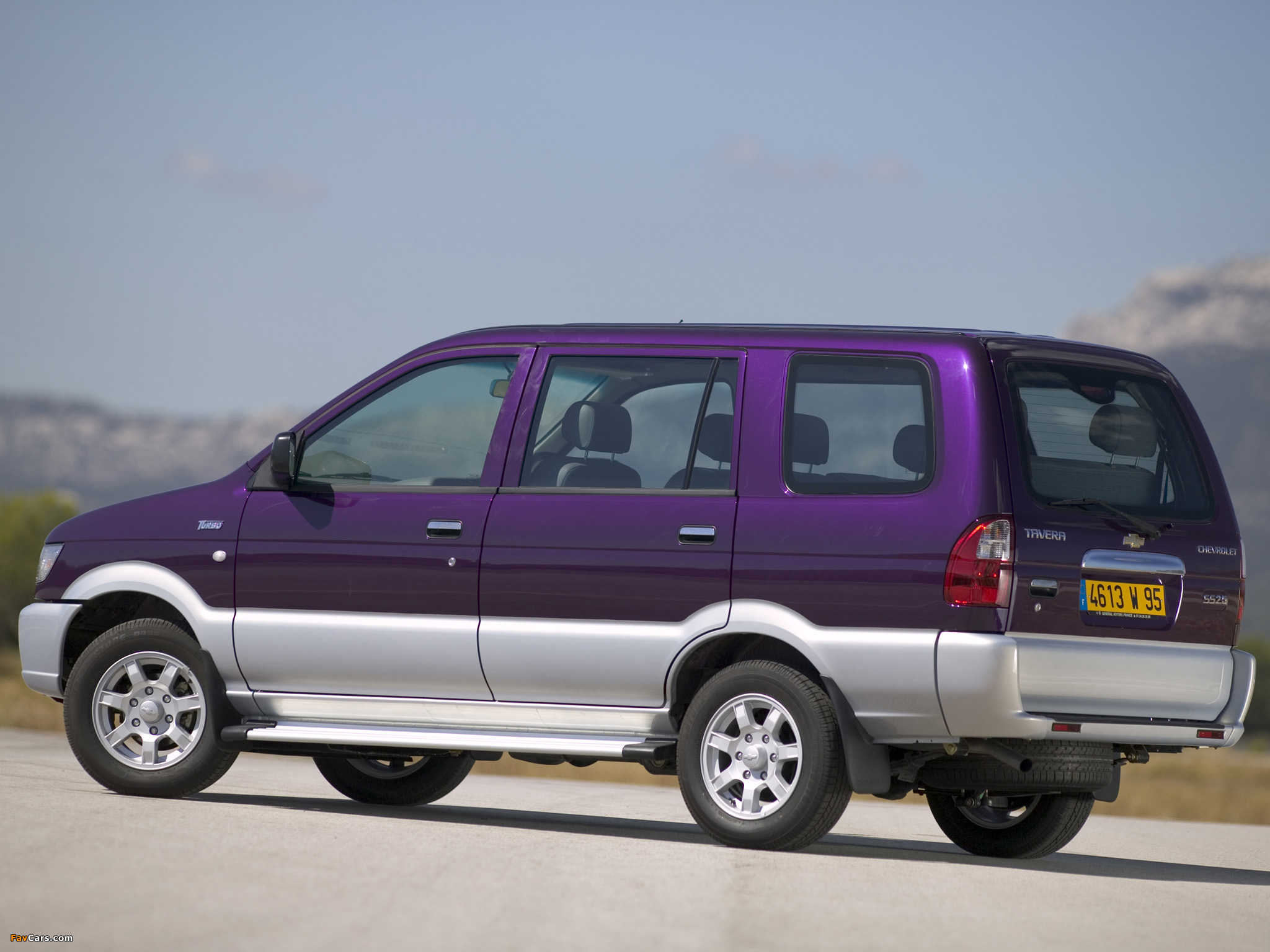 Chevrolet Tavera Wallpapers - Wallpaper Cave