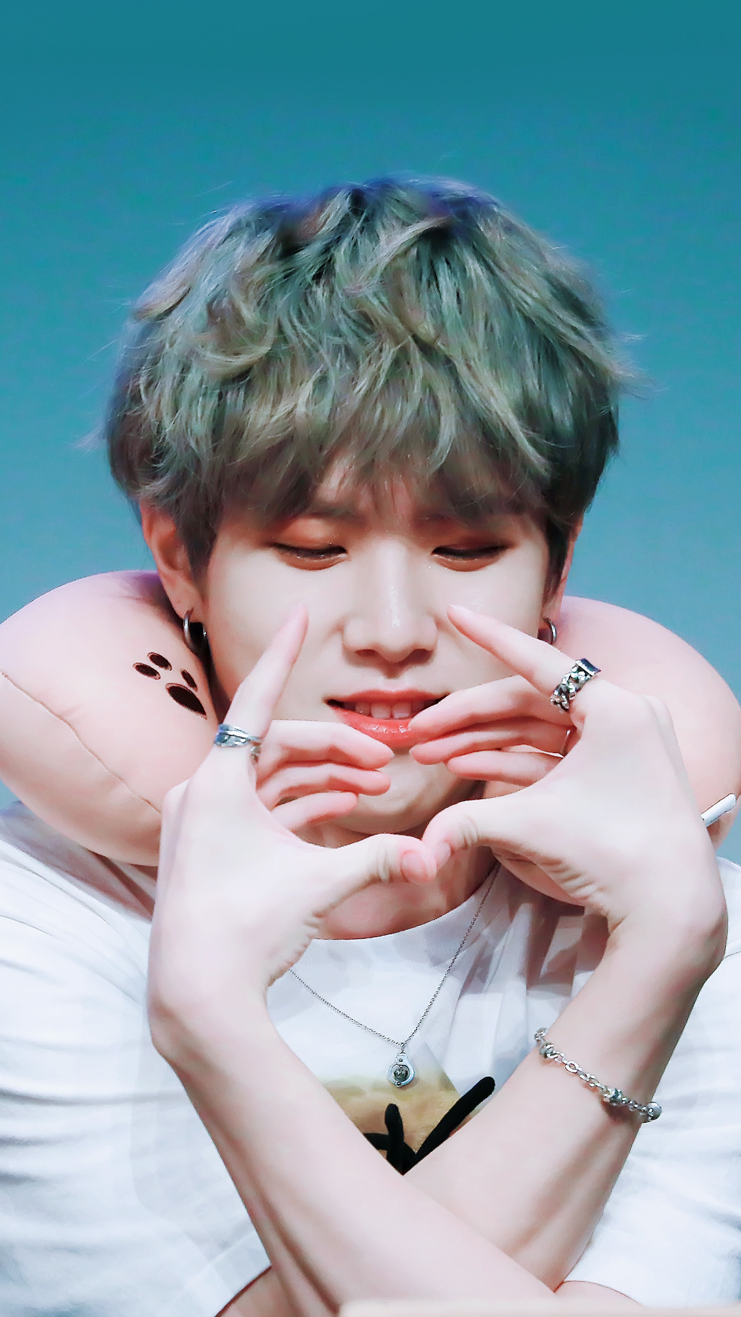 Dong Han's Instagram, Twitter & Facebook on IDCrawl