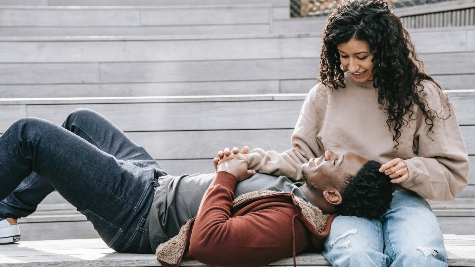 Girlfriend Comforting Boyfriend Wallpapers - Wallpaper Cave