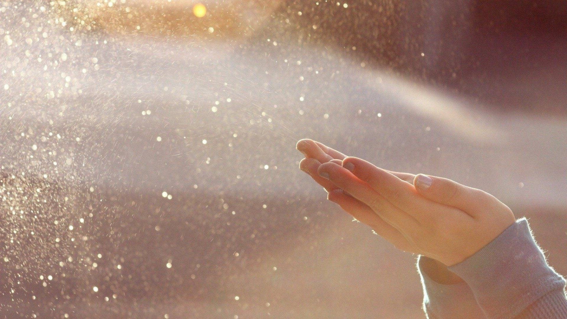 Hand Winter Wallpapers - Wallpaper Cave