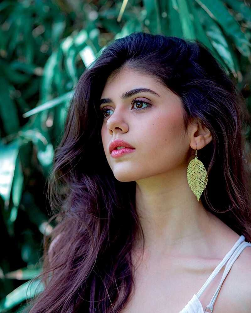 Sanjana Sanghi Phone Wallpapers - Wallpaper Cave