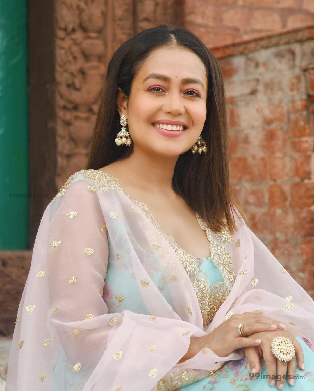 Neha Kakkar Phone Wallpapers - Wallpaper Cave