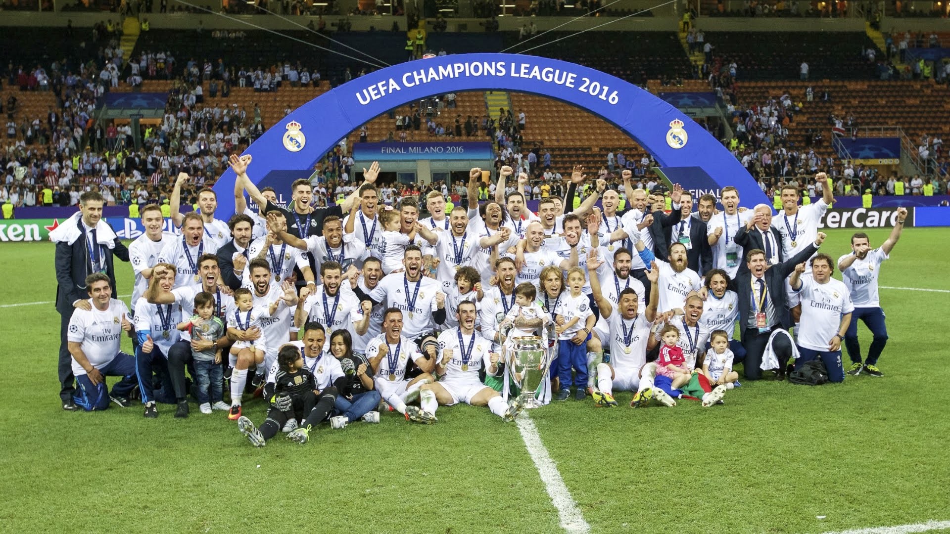 Real Madrid Fans Wallpapers - Wallpaper Cave