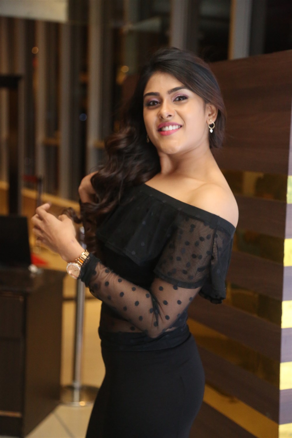 Naira Shah Phone Wallpapers - Wallpaper Cave