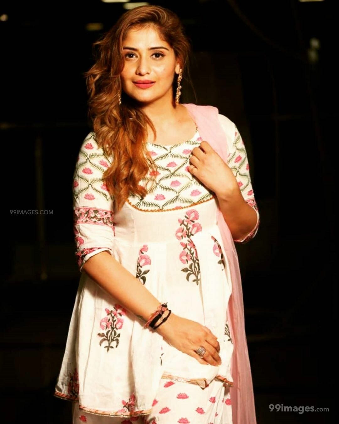 Aarti Singh Phone Wallpapers - Wallpaper Cave