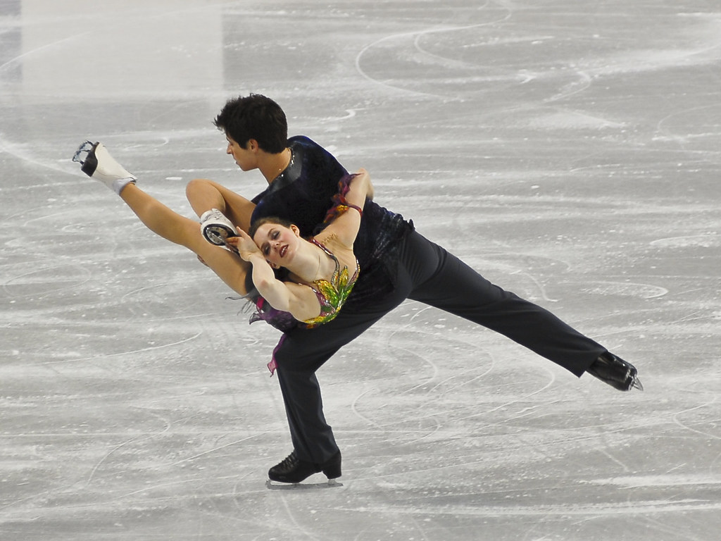 Ice Skating Couple Wallpapers - Wallpaper Cave