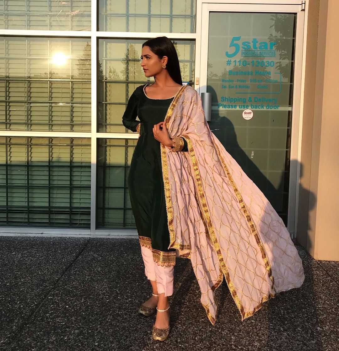 Tanu Grewal Phone Wallpapers - Wallpaper Cave