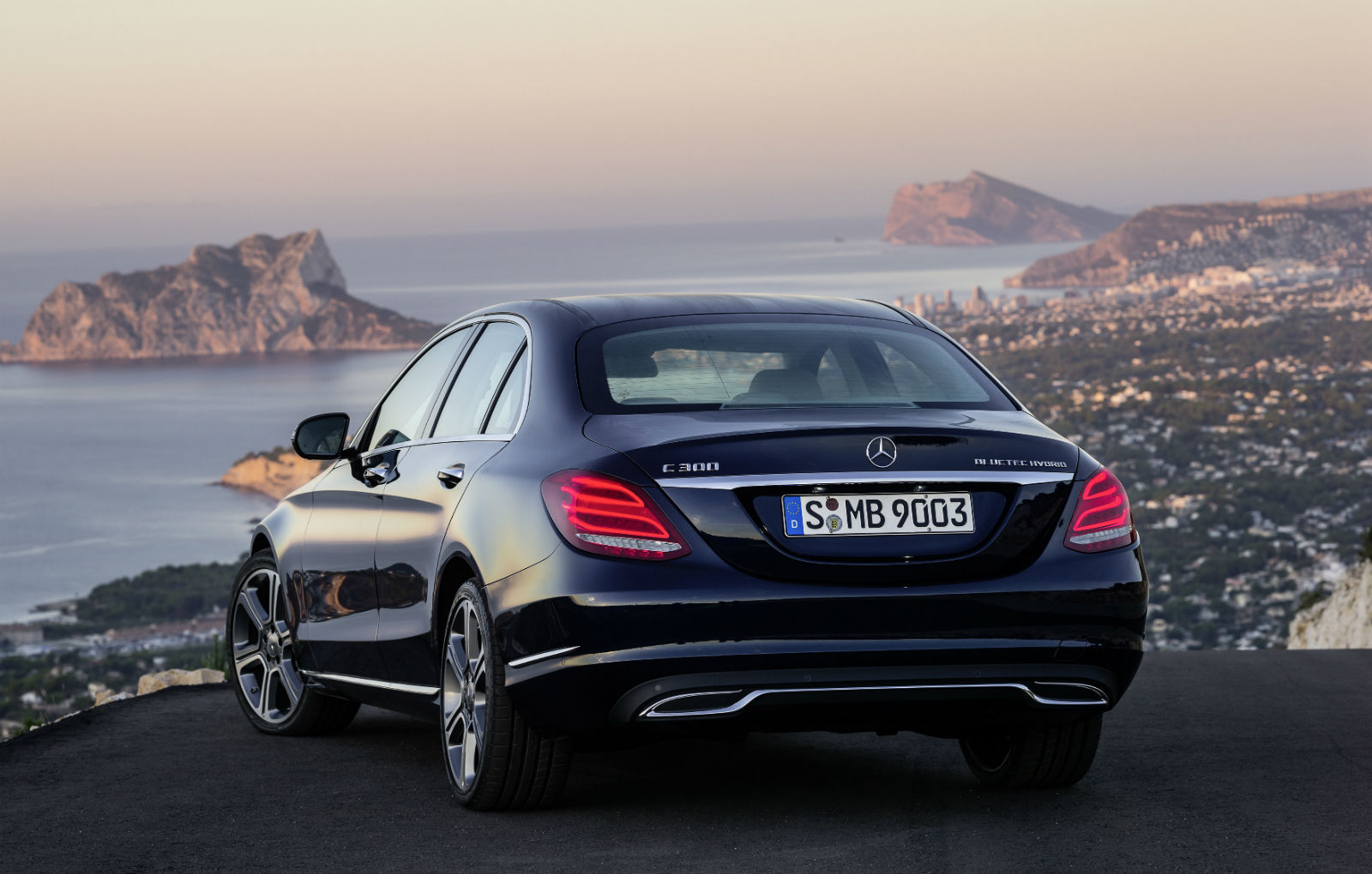 Mercedes Benz C200 Wallpapers - Wallpaper Cave