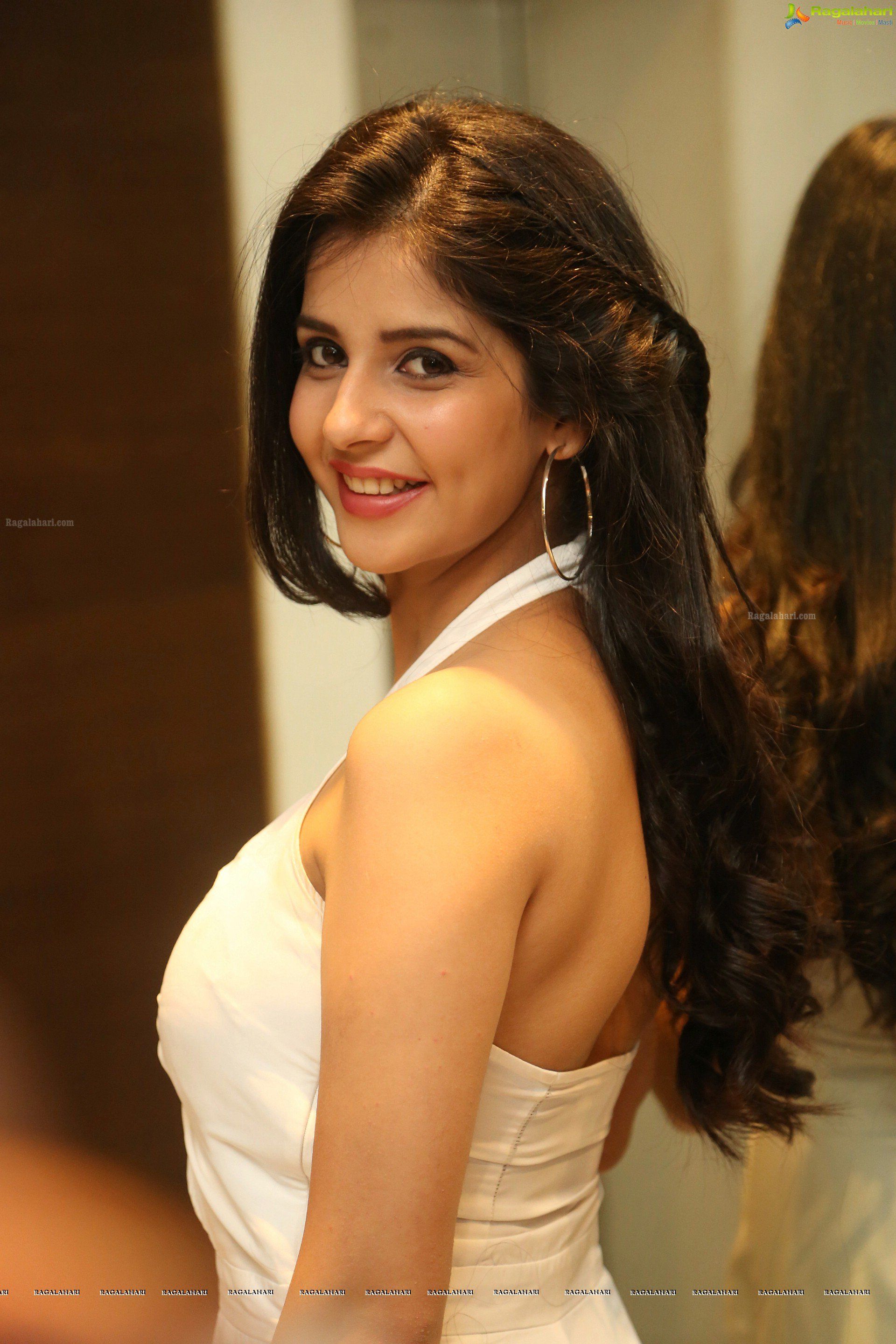 Kashish Vohra Phone Wallpapers - Wallpaper Cave