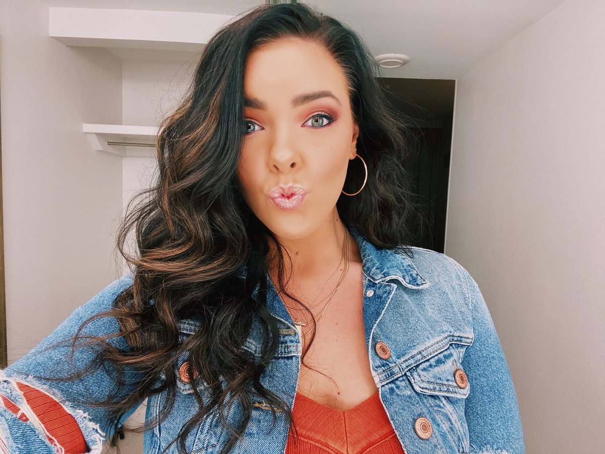 Miranda May Wallpapers - Wallpaper Cave