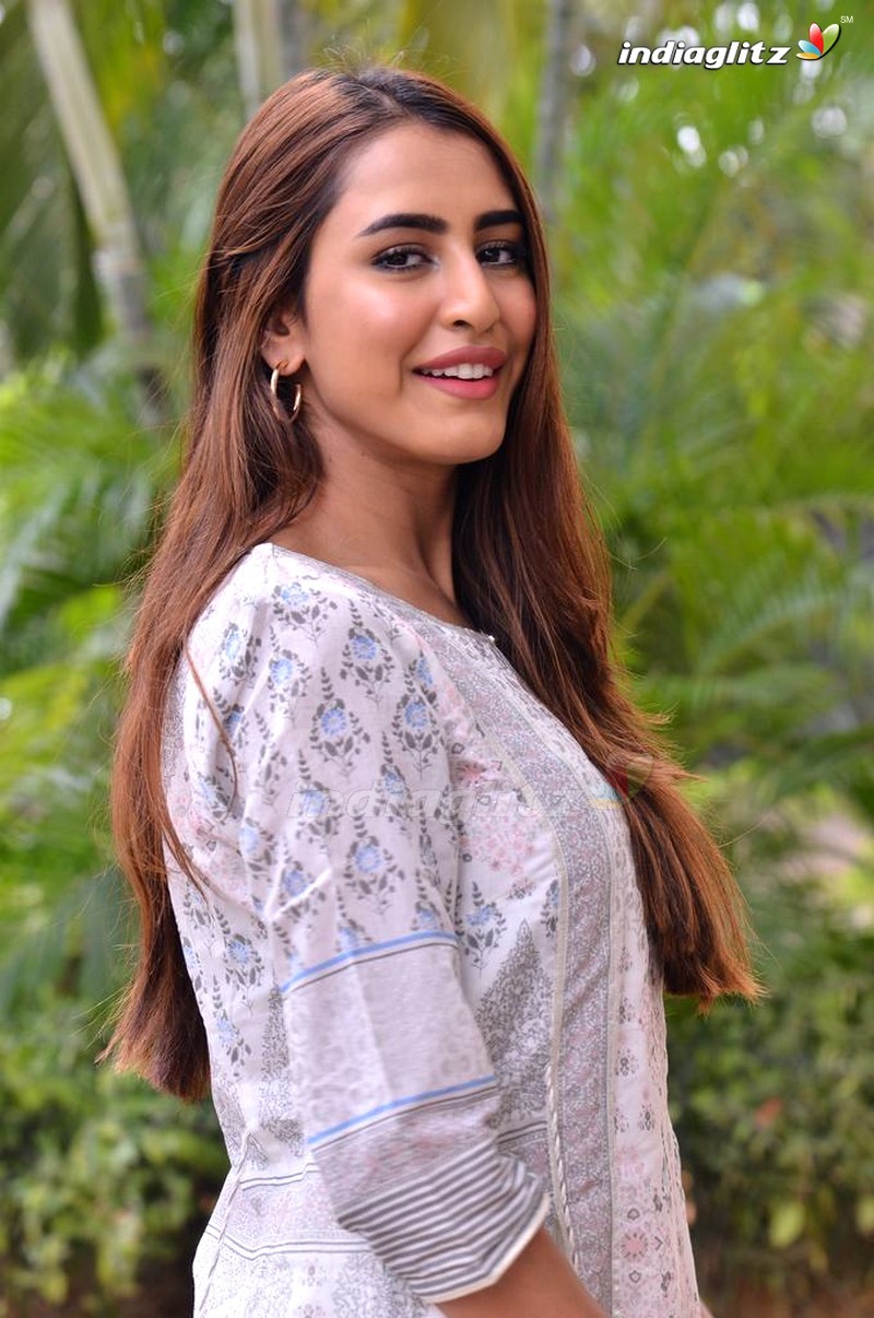 Sophiya Singh Phone Wallpapers - Wallpaper Cave