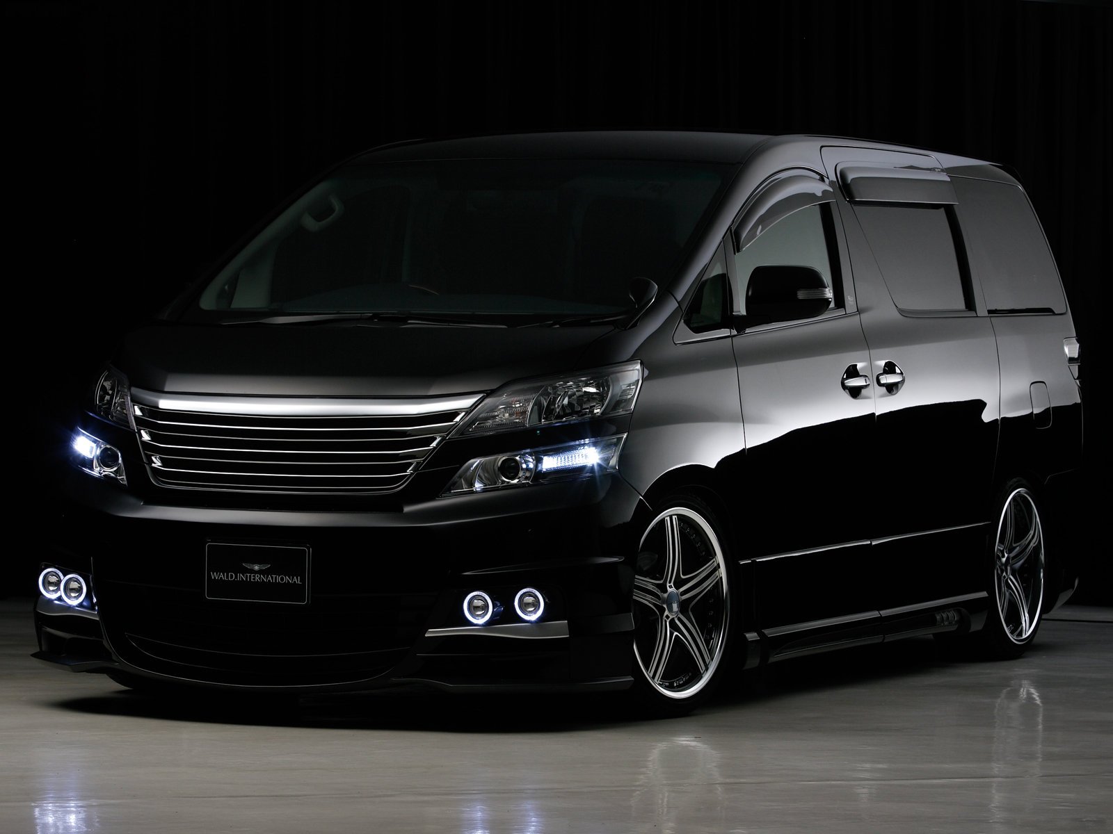 Toyota Vellfire Wallpapers - Wallpaper Cave