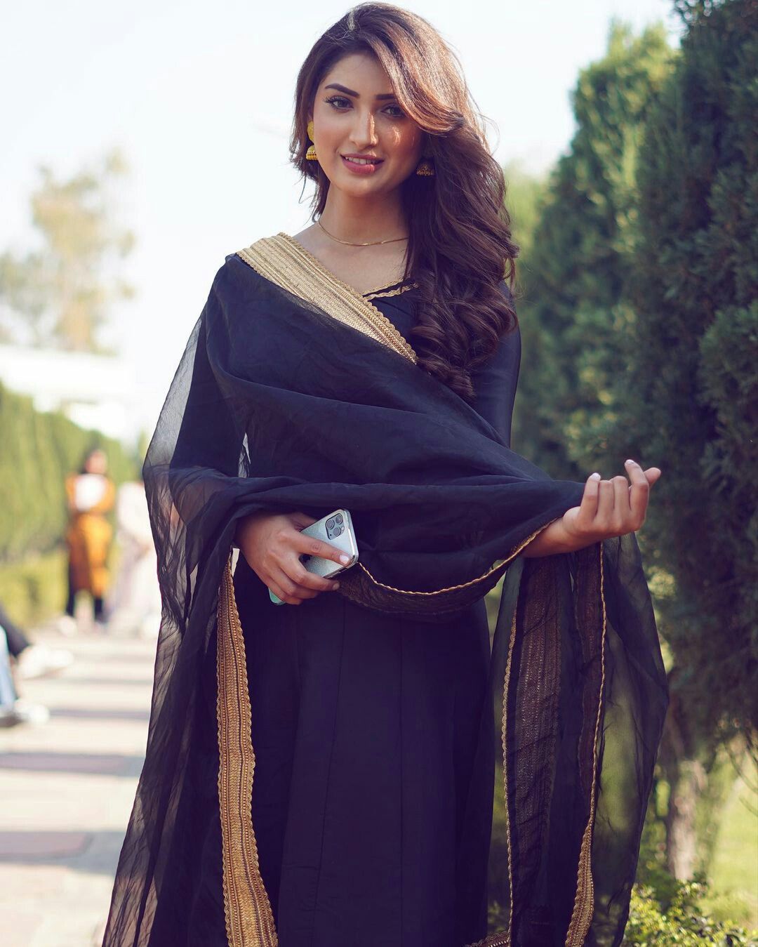 Isha Sharma Phone Wallpapers - Wallpaper Cave