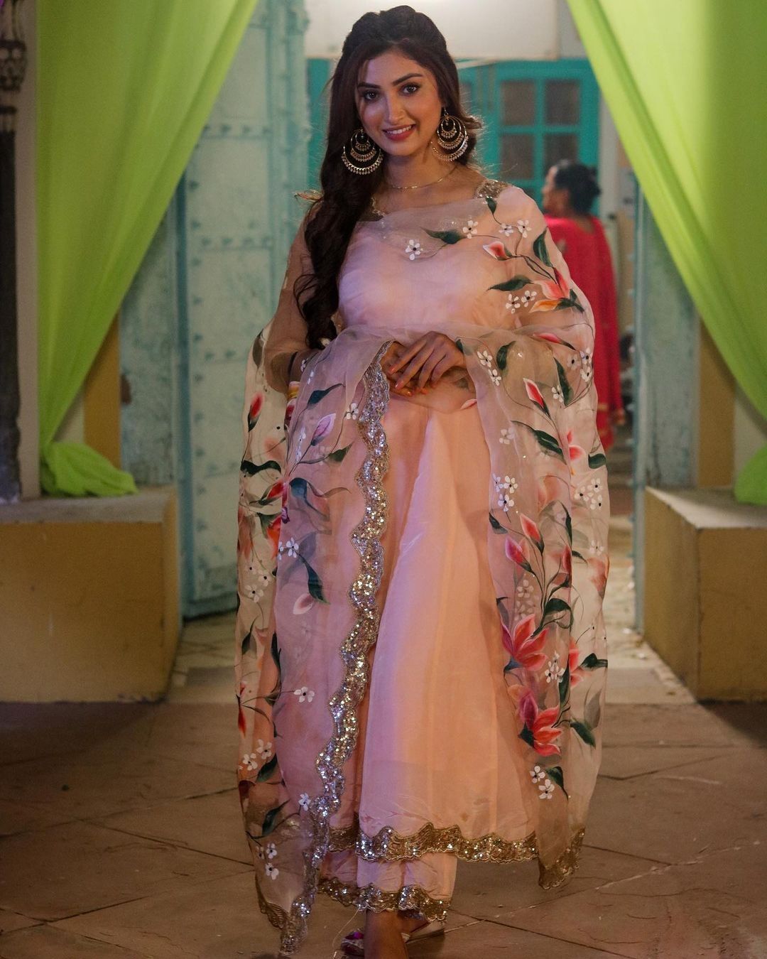 Isha Sharma Phone Wallpapers - Wallpaper Cave