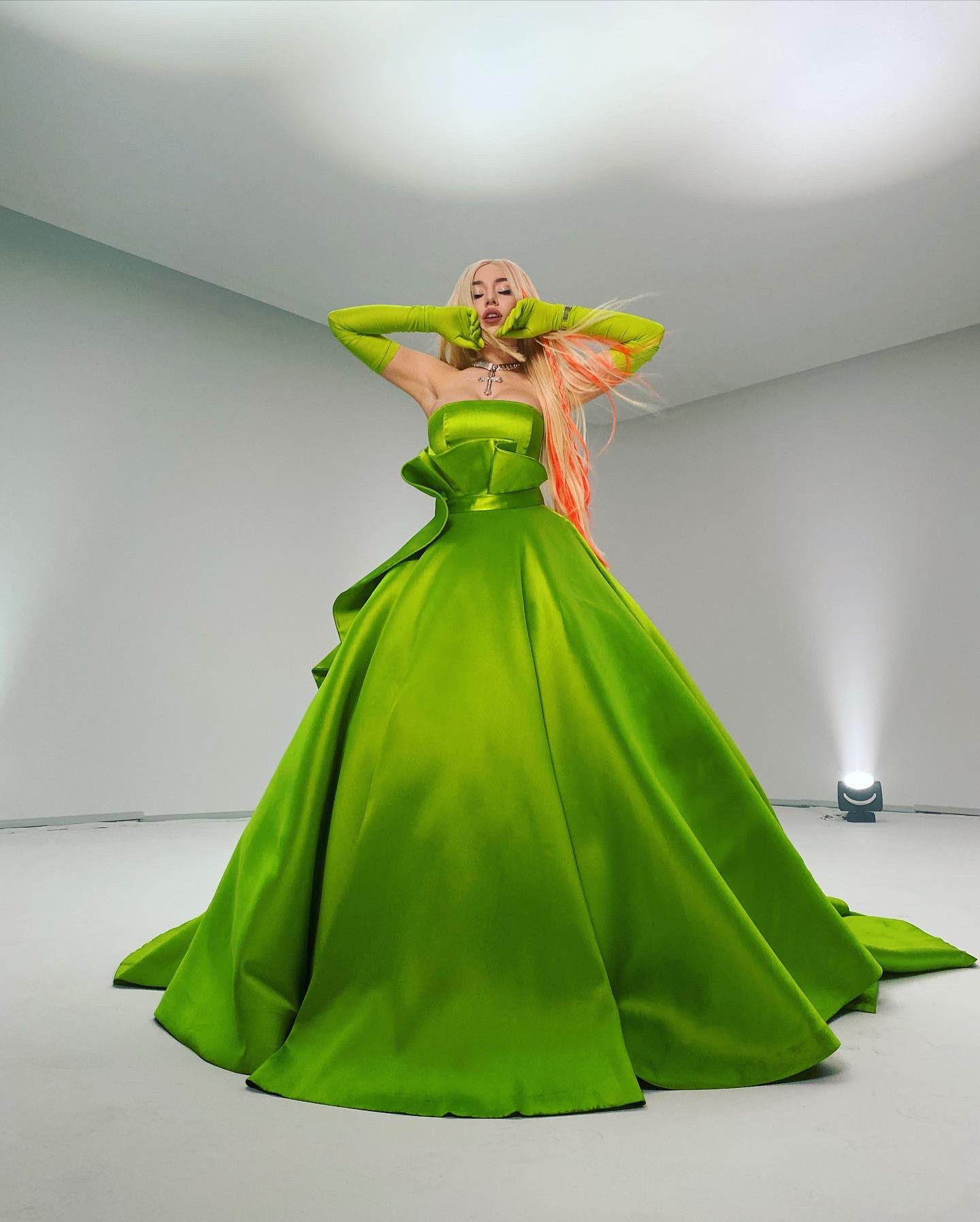 Ava Max Alan Walker Wallpapers - Wallpaper Cave