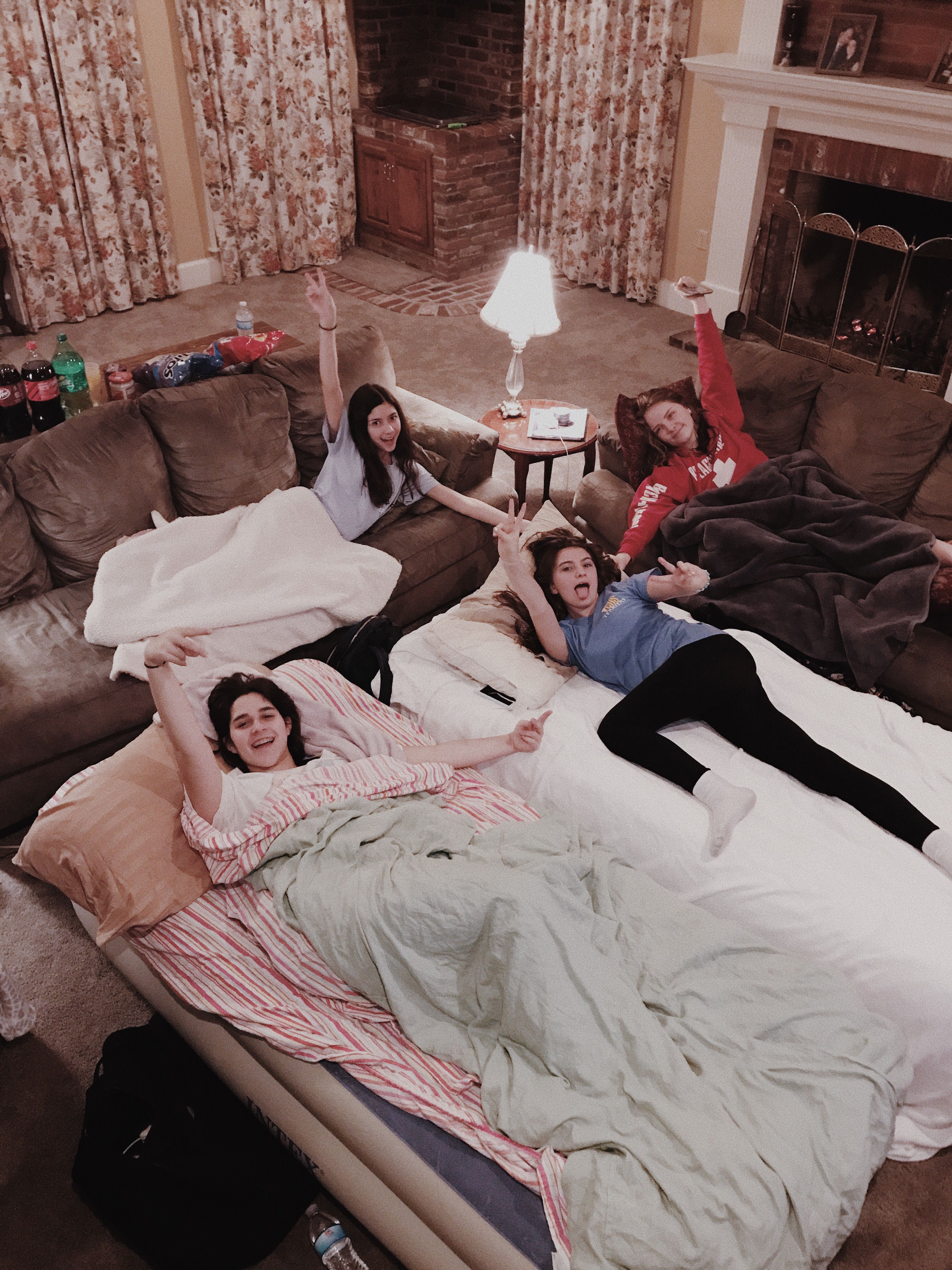 BFF Sleepover Wallpapers - Wallpaper Cave