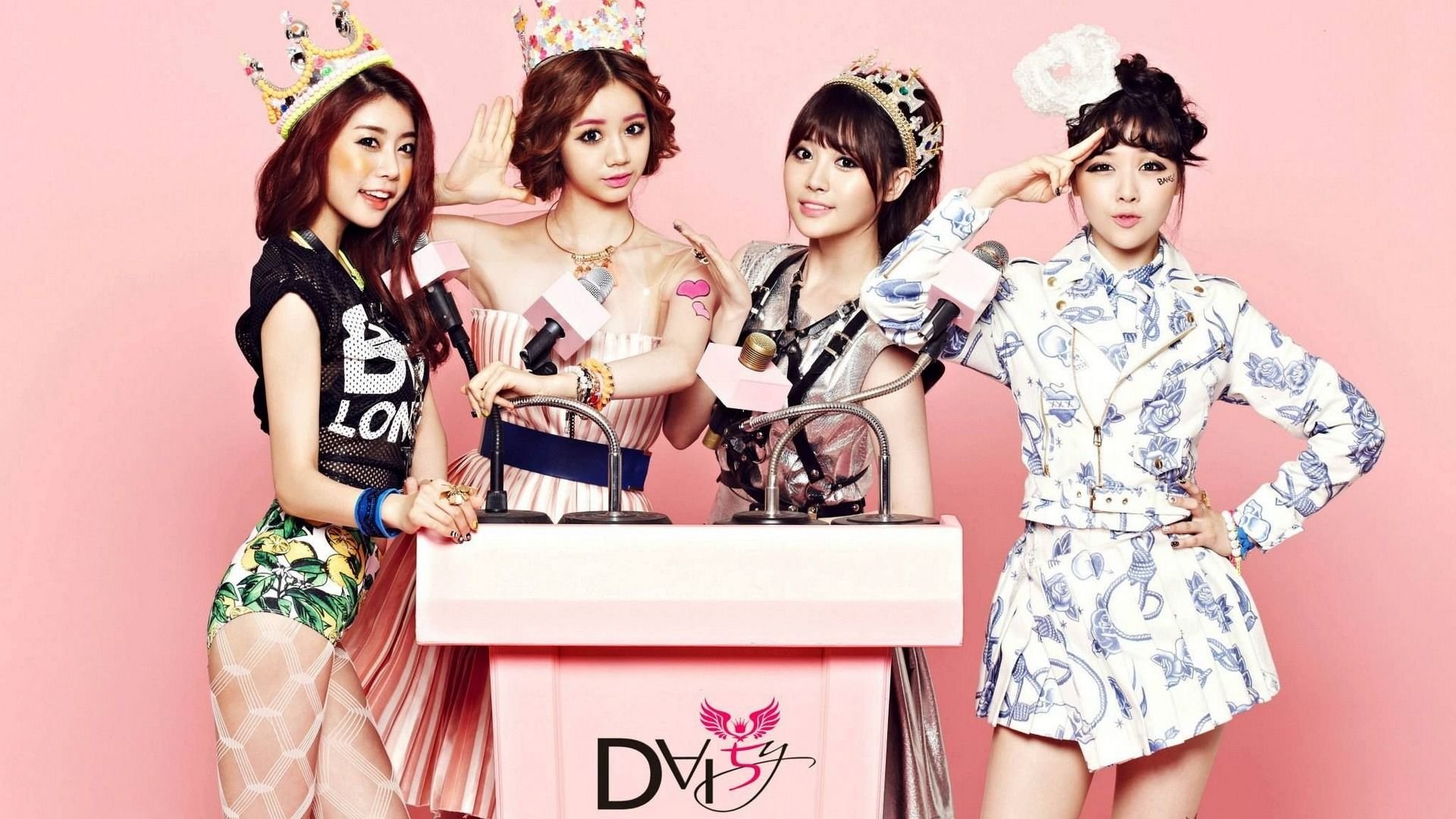Something Girl's Day Wallpapers - Wallpaper Cave