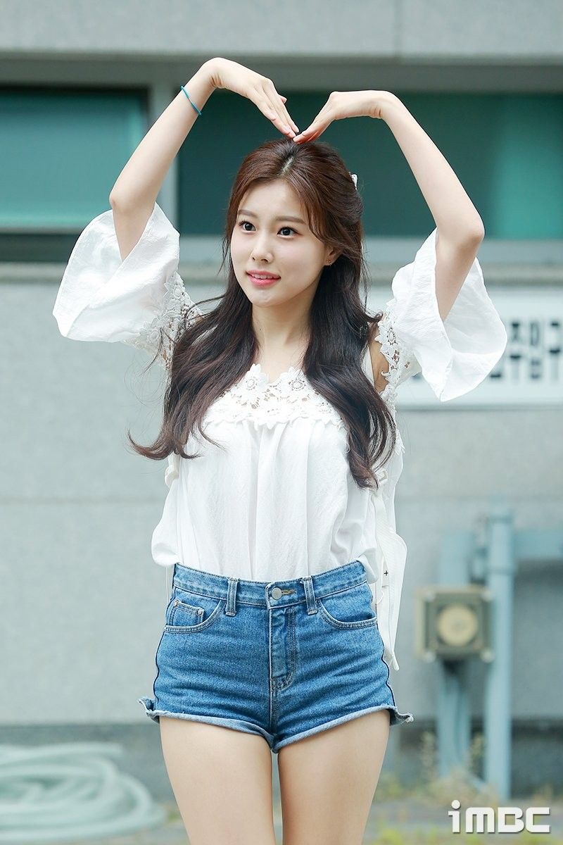 Izone Hyewon Wallpapers - Wallpaper Cave