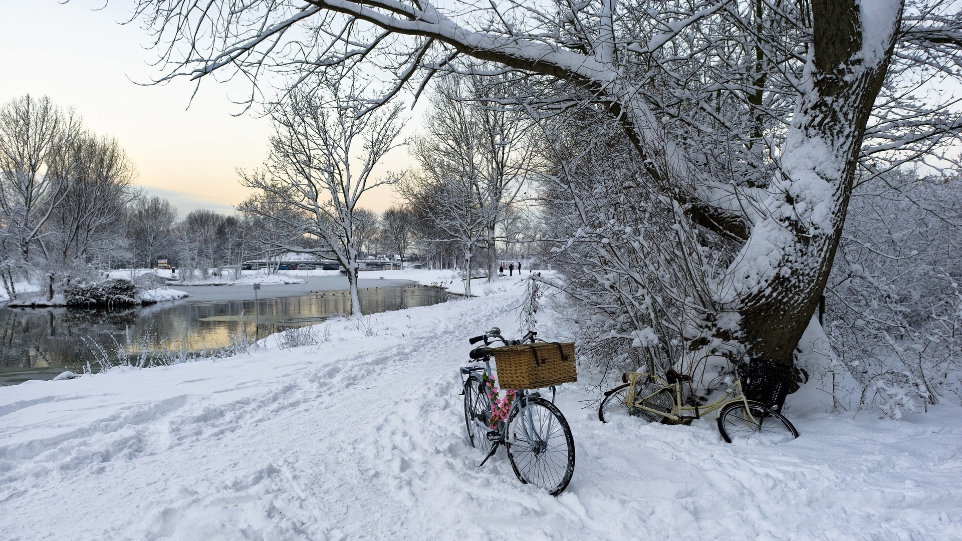 Bike Winter Wallpapers - Wallpaper Cave