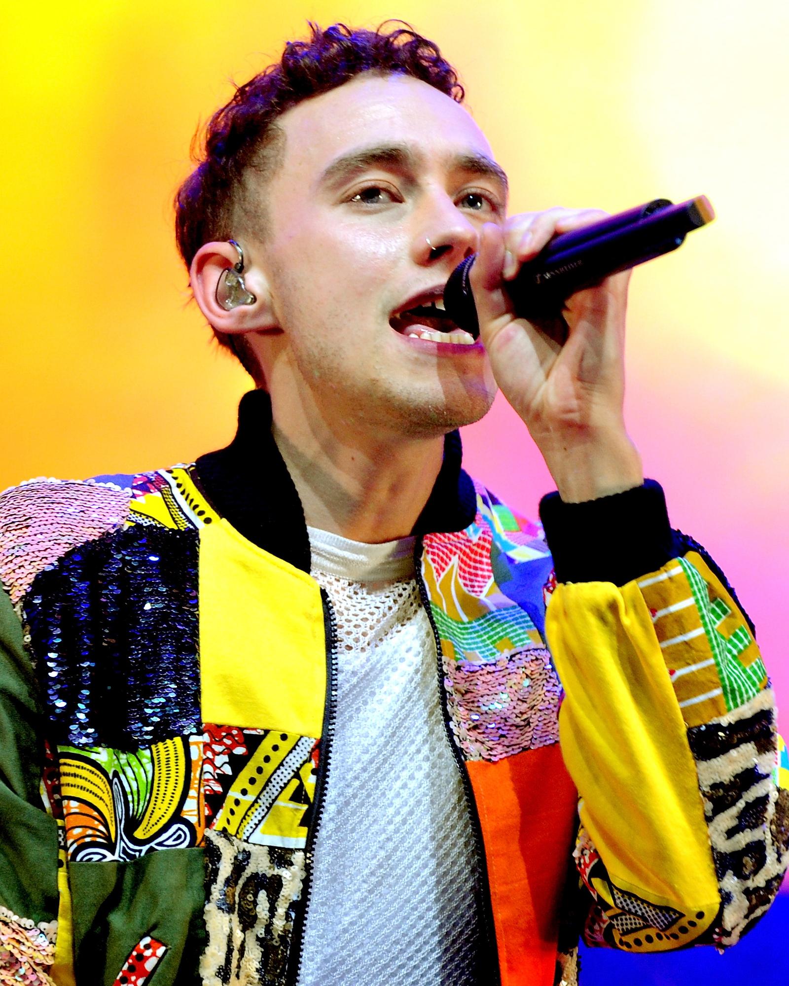 Olly Alexander Wallpapers - Wallpaper Cave