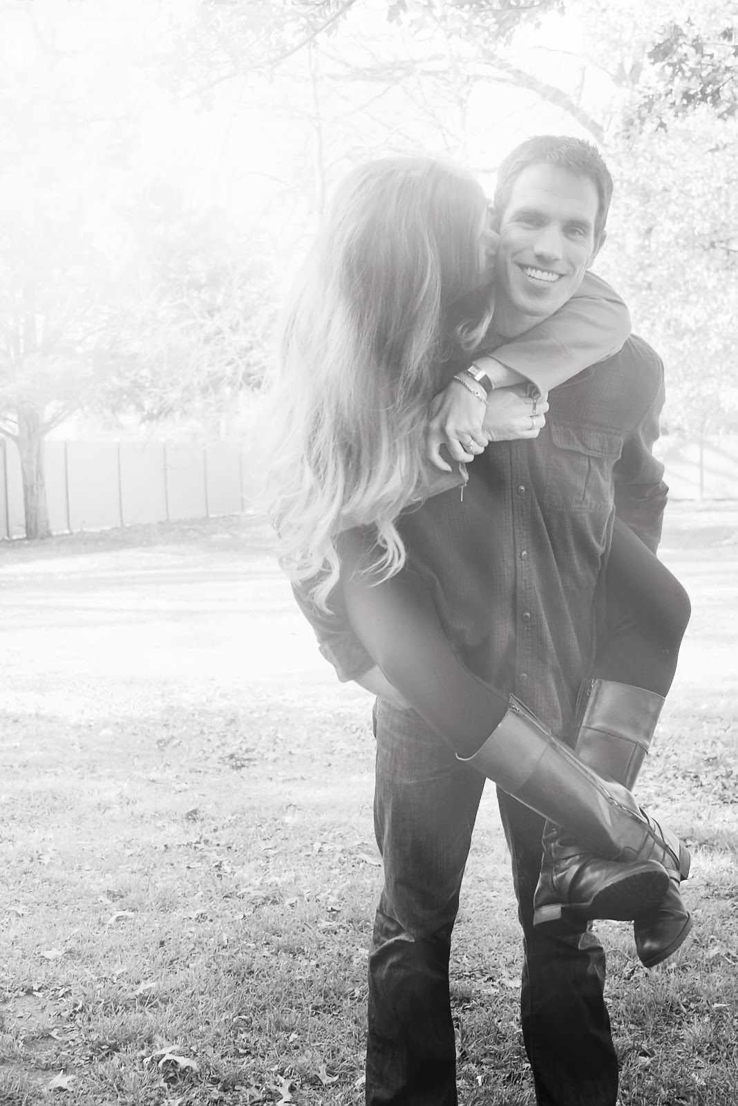 Piggyback Ride Couple Wallpapers - Wallpaper Cave