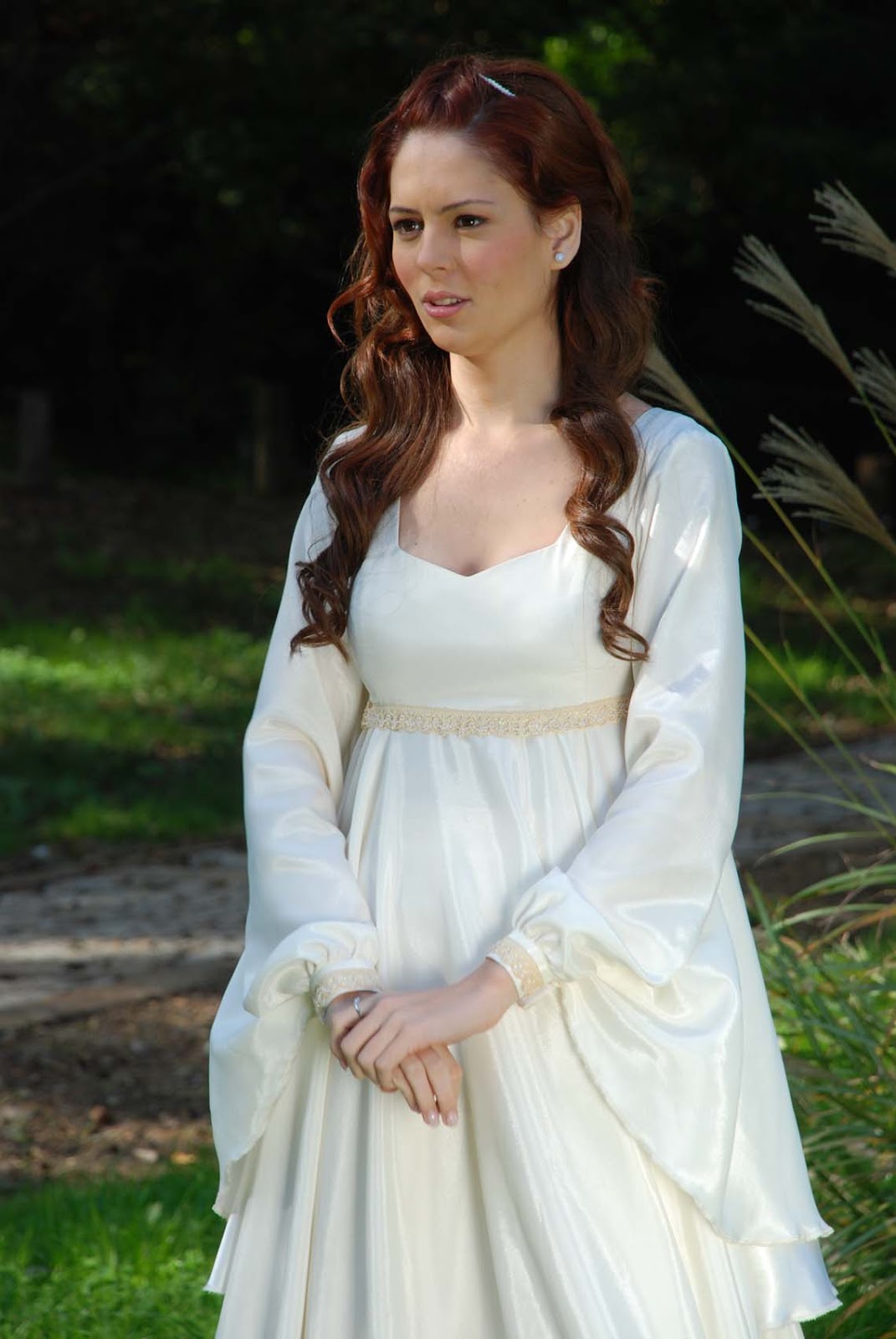 Yıldız Çağrı Atiksoy Wallpapers - Wallpaper Cave