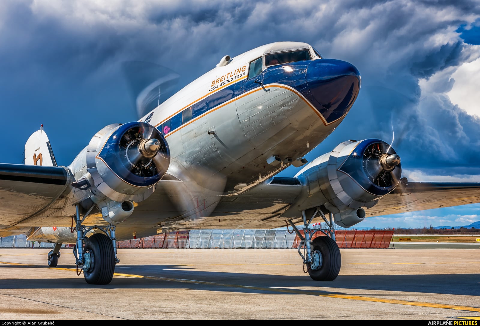 Douglas DC-3 Wallpapers - Wallpaper Cave