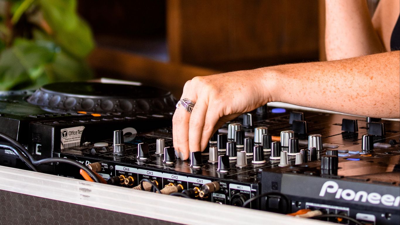 DJ Decks Wallpapers - Wallpaper Cave