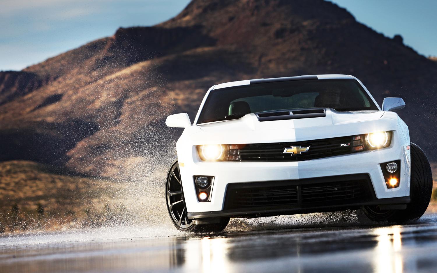 2010 White Camaro Wallpaper