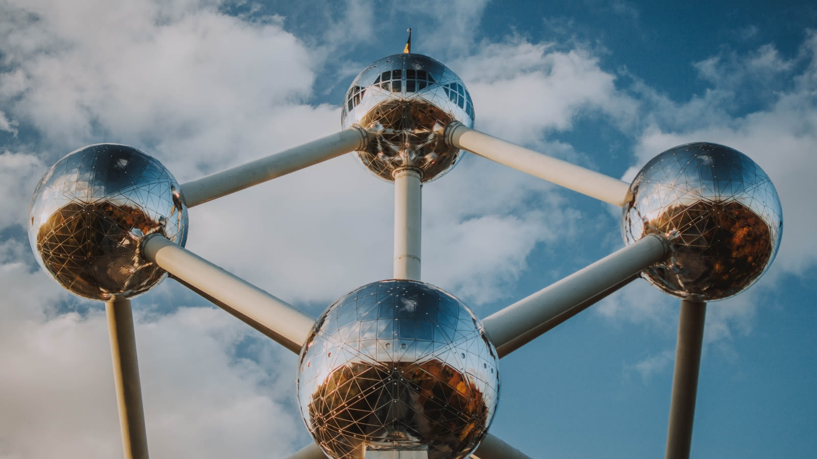 Atomium Wallpapers - Wallpaper Cave