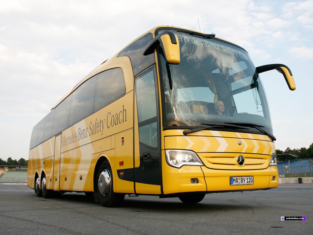 Mercedes Bus Wallpapers - Wallpaper Cave