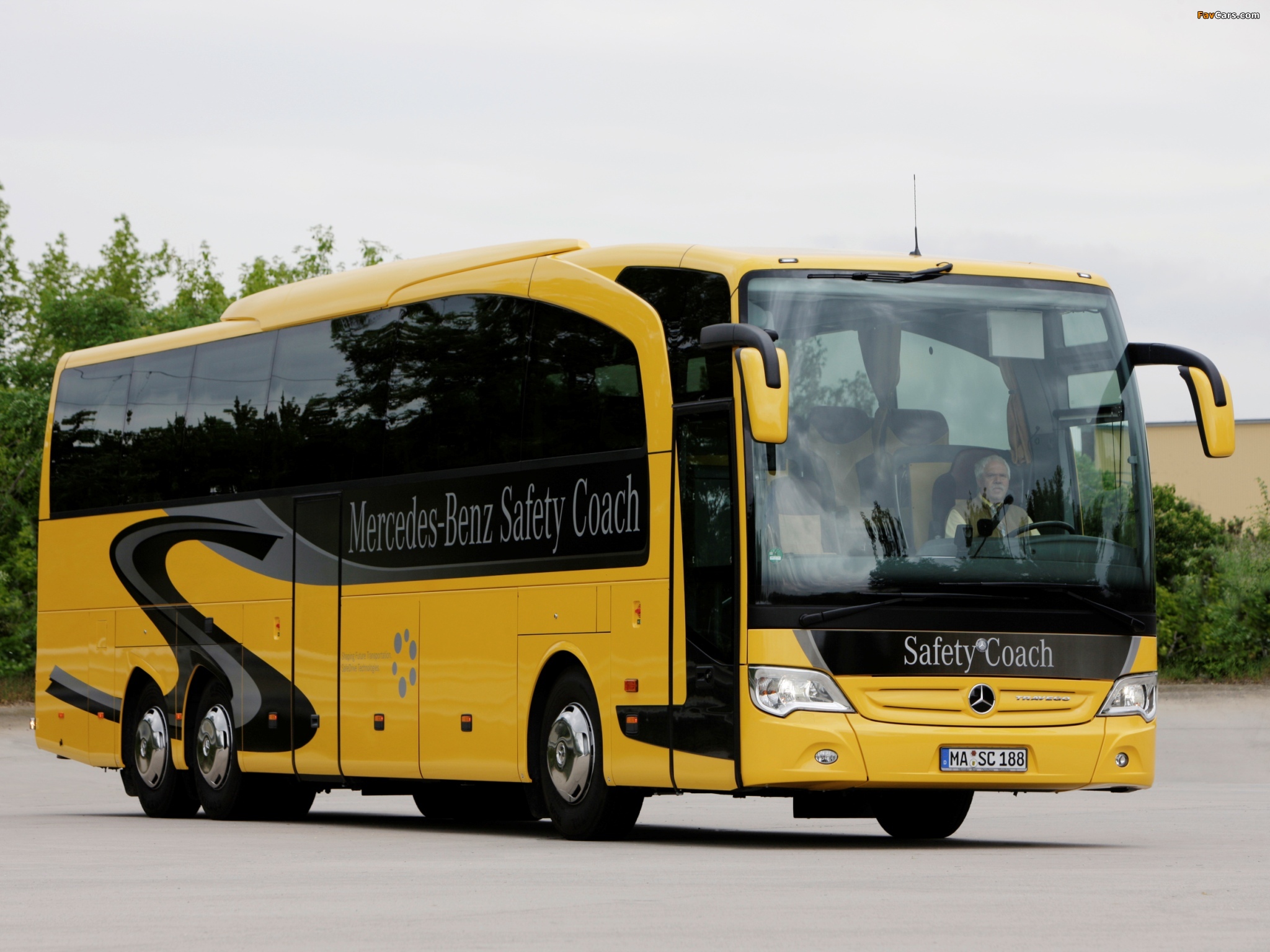 Mercedes Bus Wallpapers - Wallpaper Cave