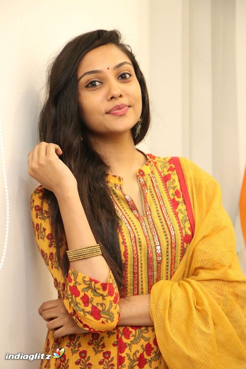 Smruthi Venkat Wallpapers - Wallpaper Cave
