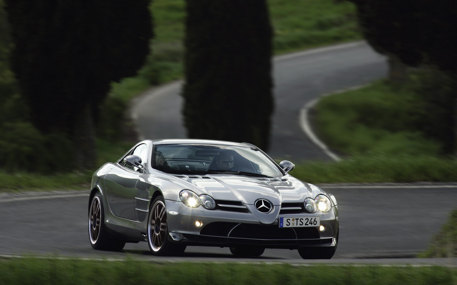 Running Car Wallpapers - Wallpaper Cave