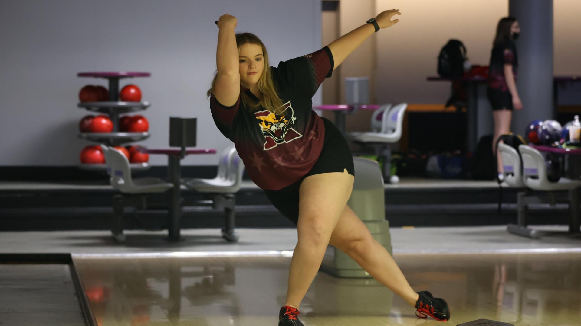 Women Bowler Wallpapers - Wallpaper Cave