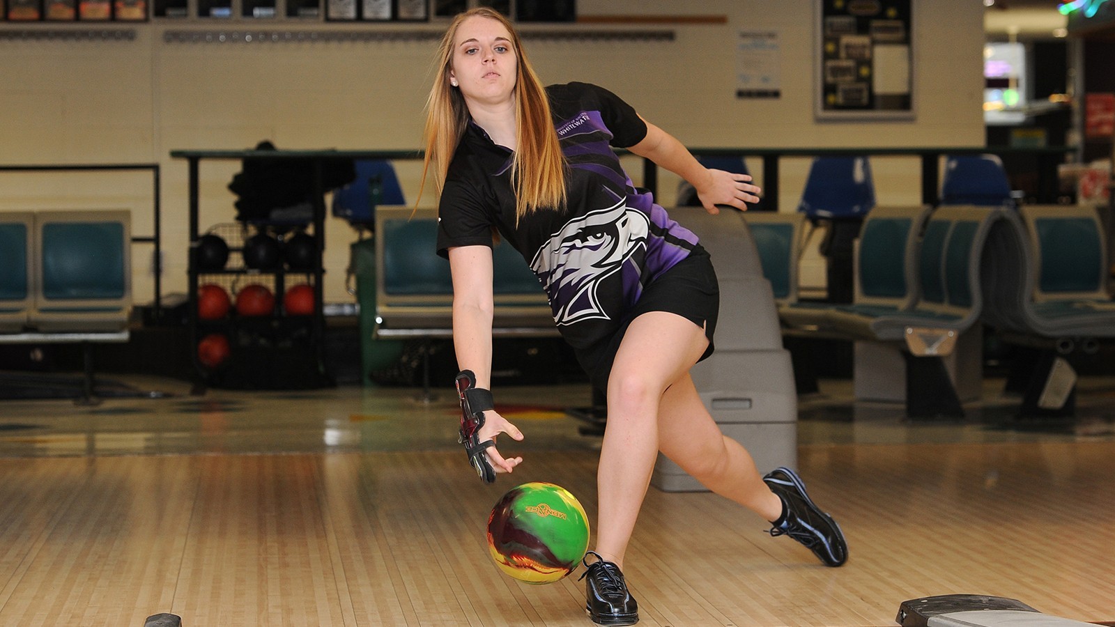 Women Bowler Wallpapers - Wallpaper Cave