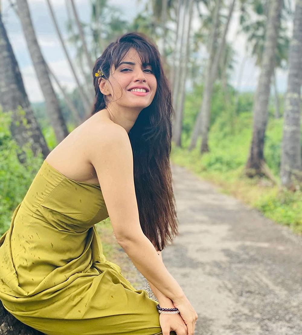 Smriti Kalra Phone Wallpapers - Wallpaper Cave