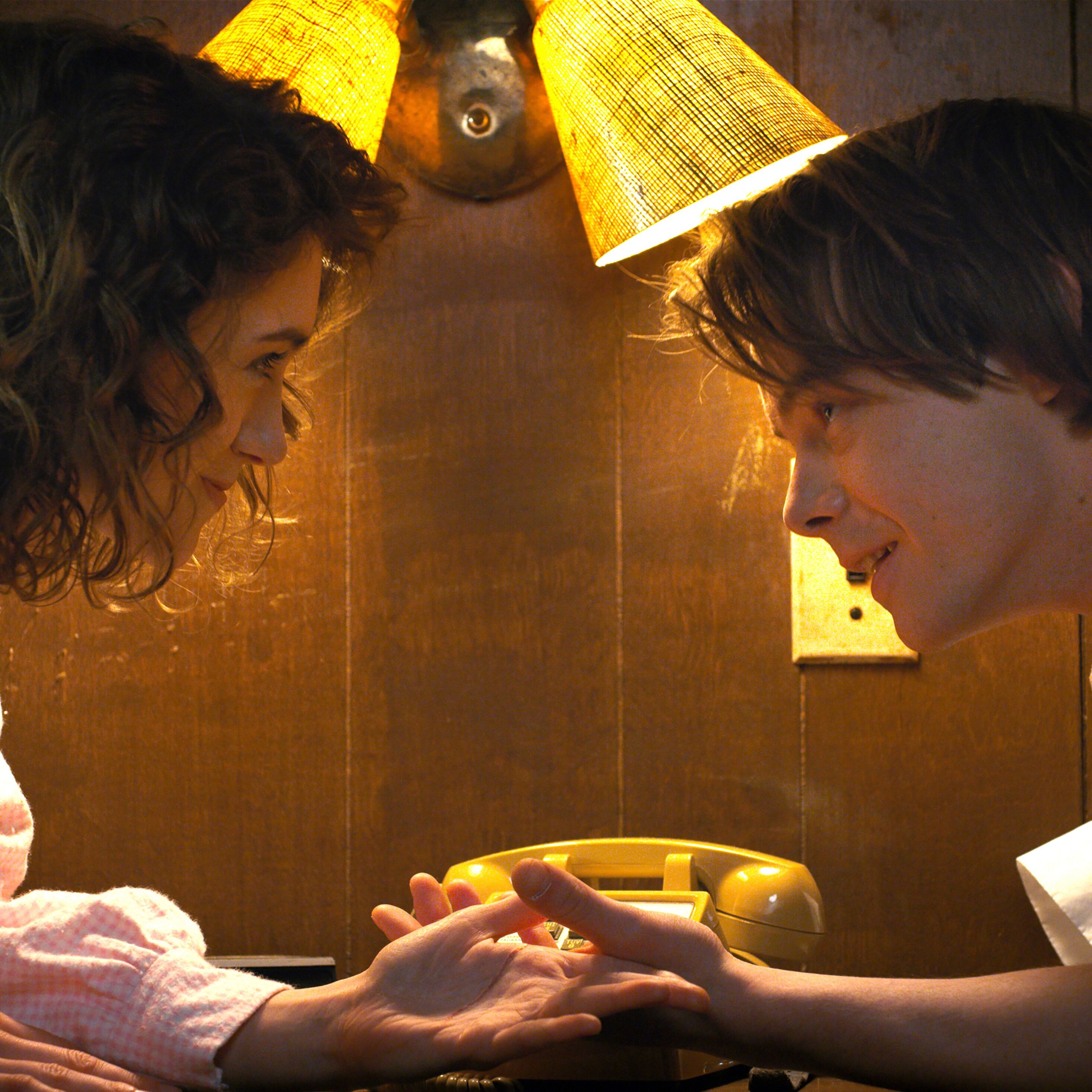 Jonathan Byers Wallpapers - Wallpaper Cave