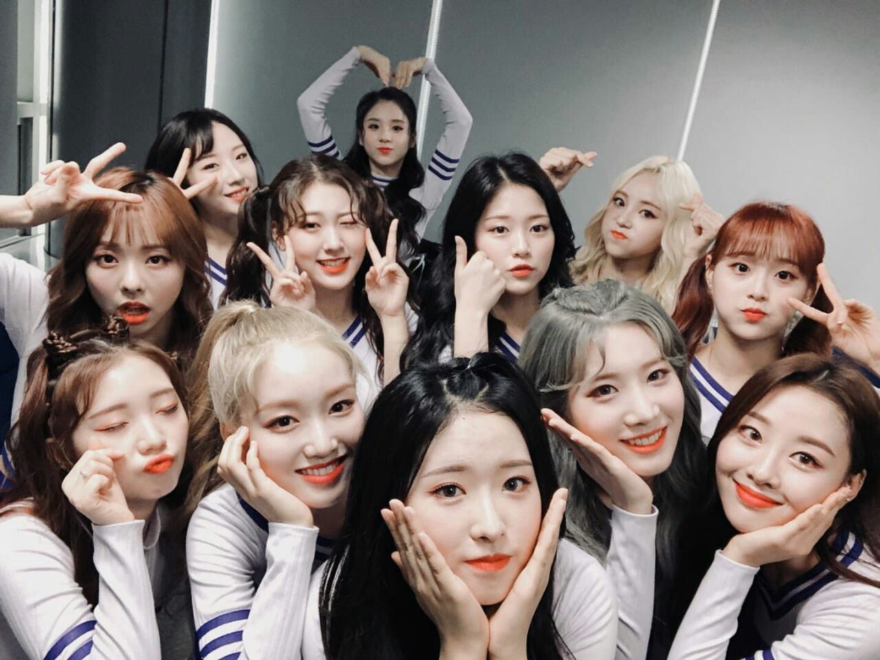 Loona Group Selfie Wallpapers - Wallpaper Cave