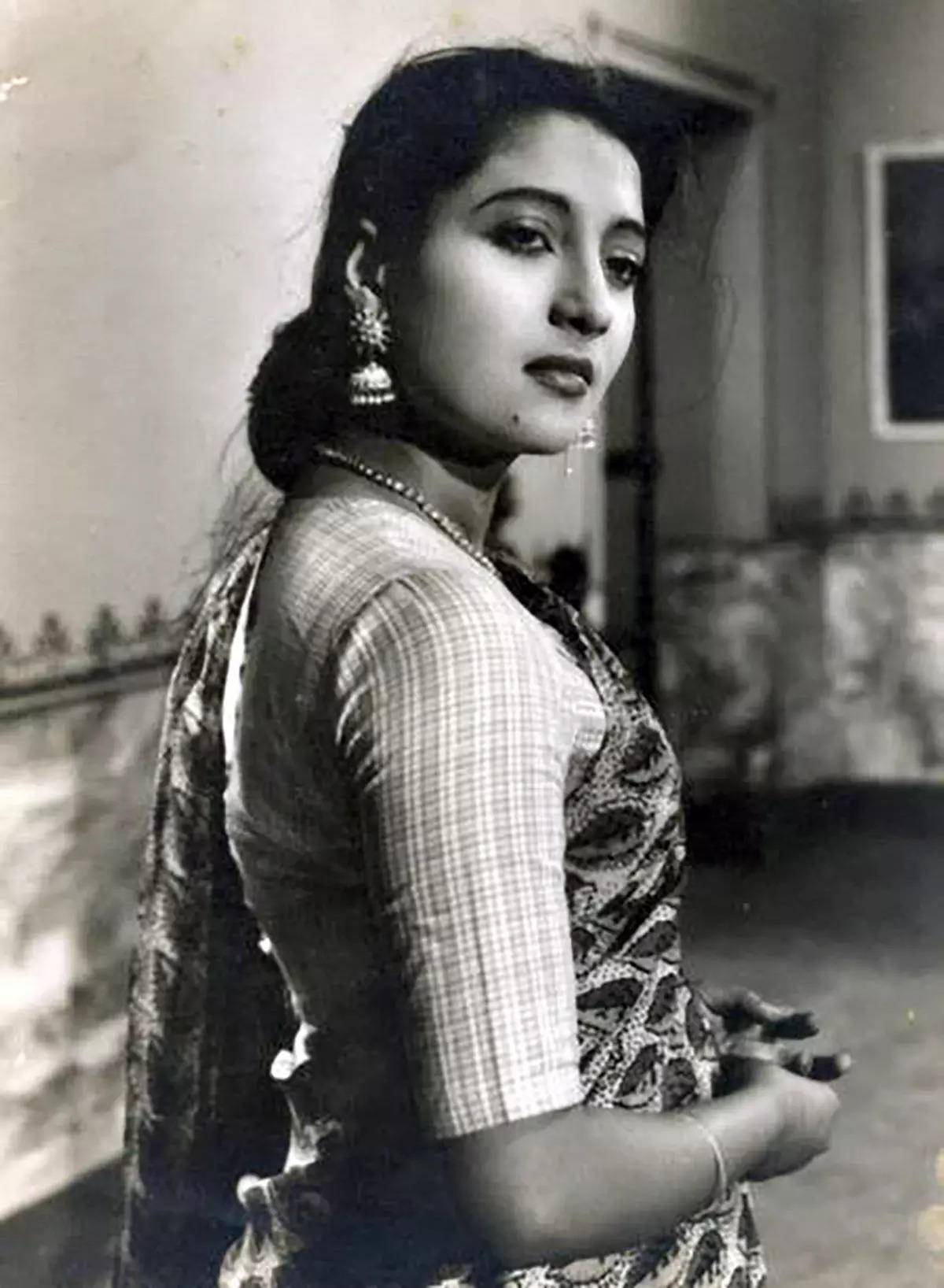 Suchitra Sen Wallpapers - Wallpaper Cave
