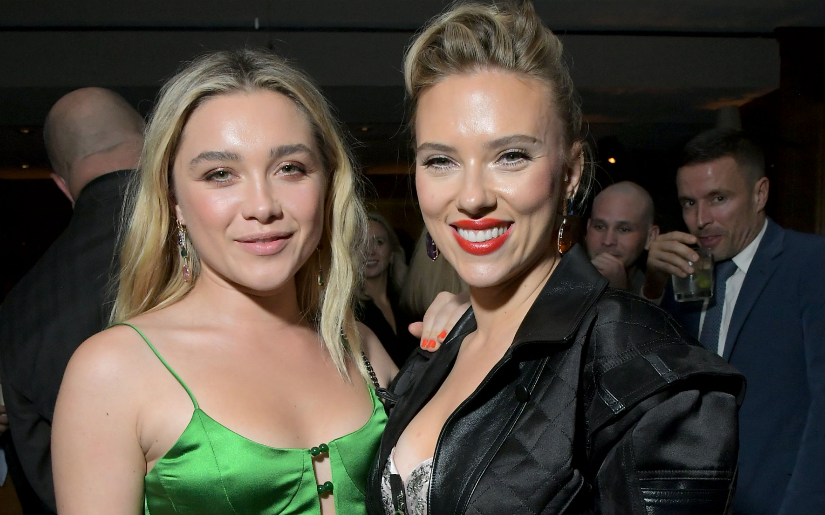 Scarlett Johansson And Florence Pugh Aesthetic Wallpapers - Wallpaper Cave